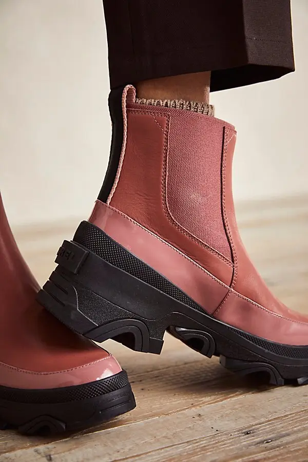 Sorel Brex Lux Chelsea Boots In Sandy Clay / Black - 28% Off